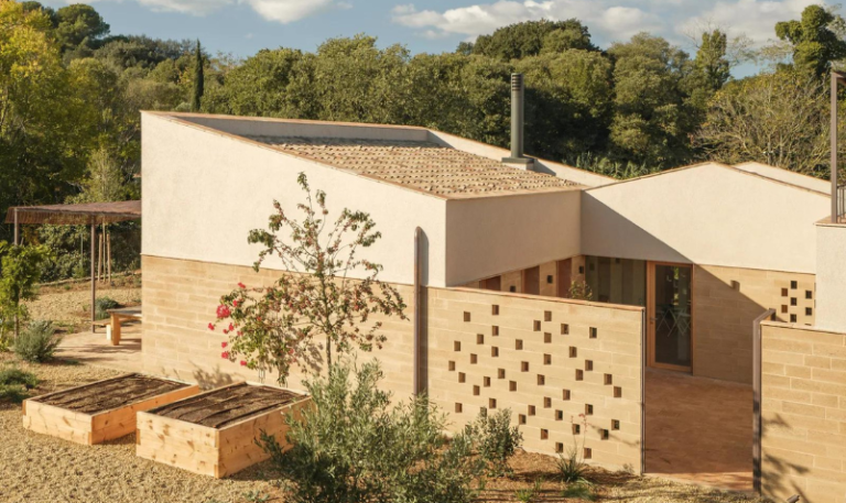 Diseño Rural: Viviendas Prefabricadas en el Empordanet - Estudio Lofft