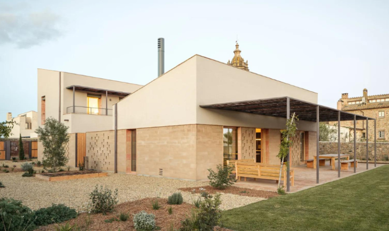 Diseño Rural: Viviendas Prefabricadas en el Empordanet - Estudio Lofft